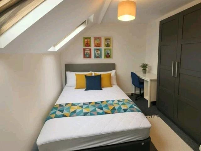 Room at Filton Avenue, Bristol