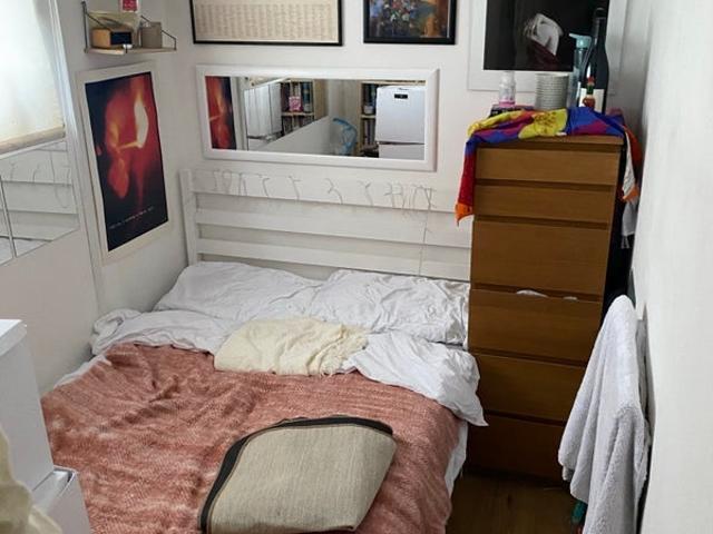 Room at Finnis Street, Greater London