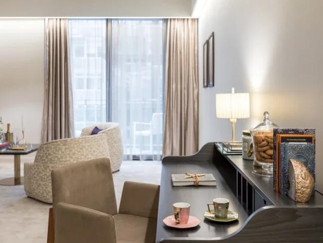 Room at Finchley Road, Greater London