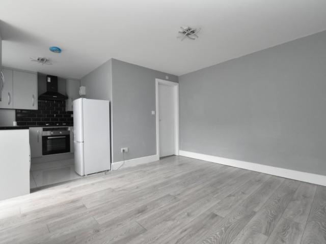 Room at Findhorn Avenue, Greater London