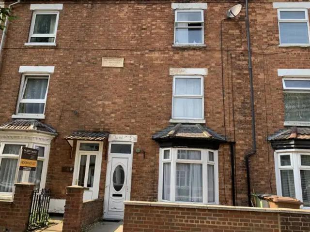 Room at Finedon Road, Wellingborough