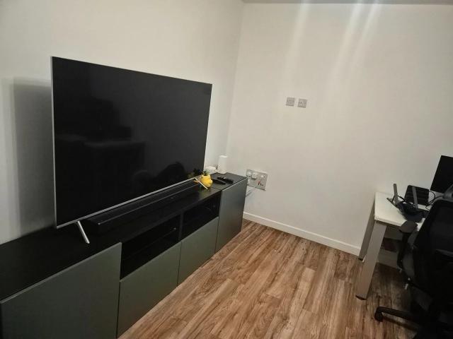 Room at Finefield Walk1, Slough