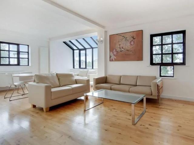 Room at Finland Street, Greater London