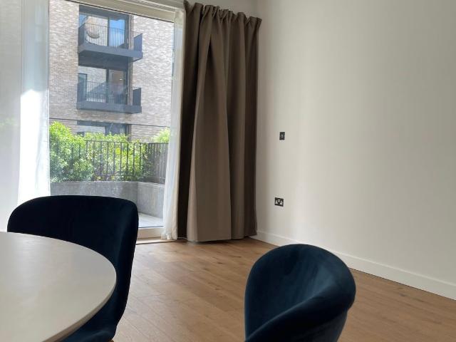 Room at Fisherton Street, City of Westminster