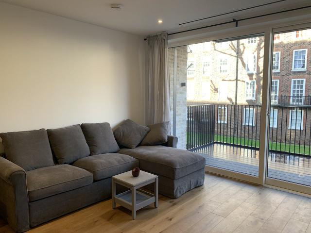 Room at Fisherton Street, City of Westminster