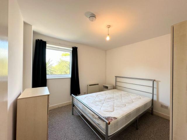 Room at Fishguard Way, Greater London
