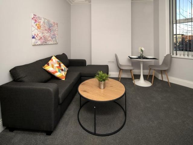 Room at Fishponds Road, Bristol
