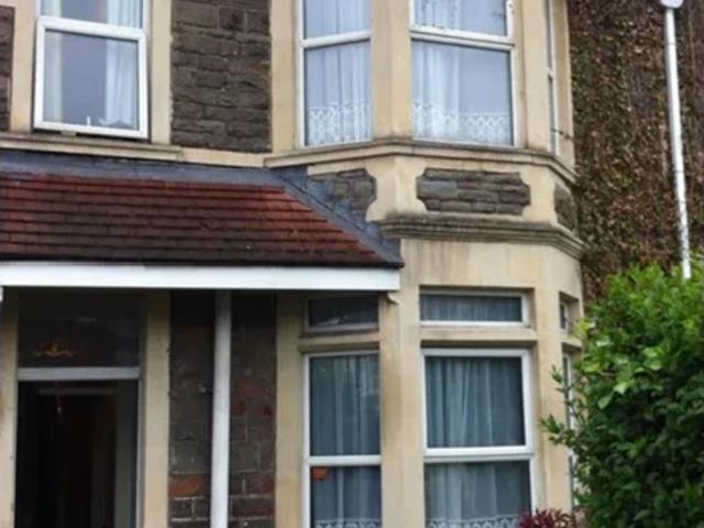 Room at Fishponds Road, Bristol