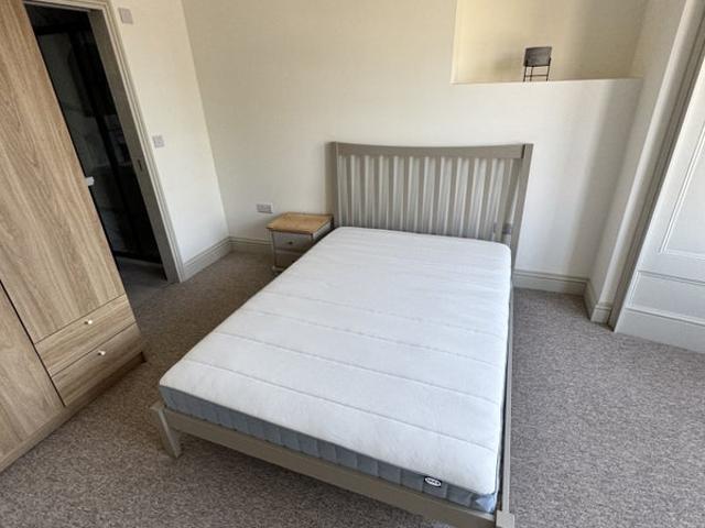 Room at Fishponds Road, Bristol
