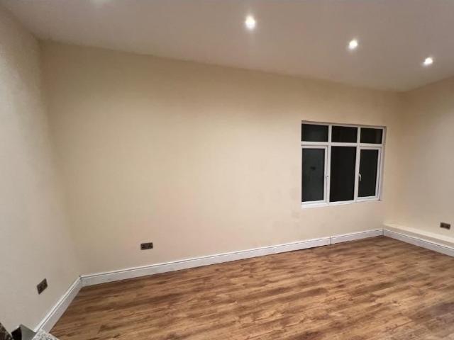 Room at Fishponds Road, Bristol
