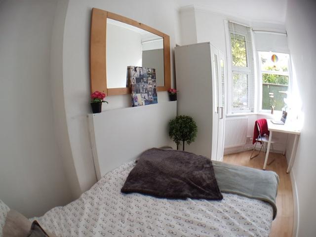Room at Fishponds Road, Bristol
