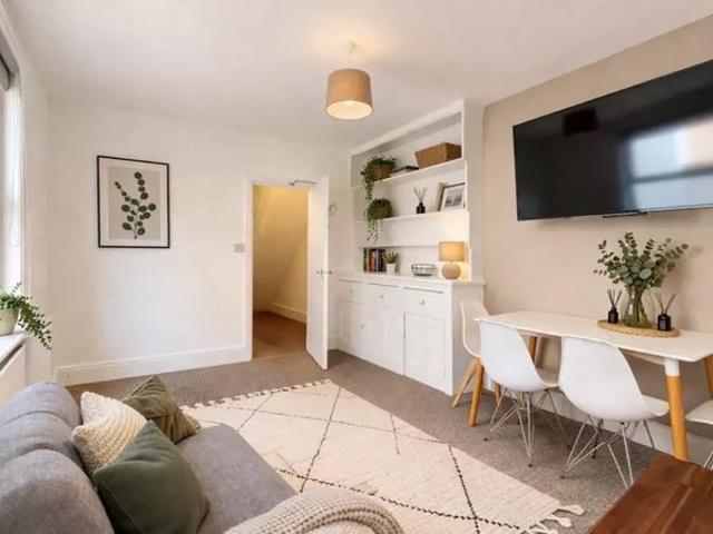 Room at Fishponds Road, Bristol