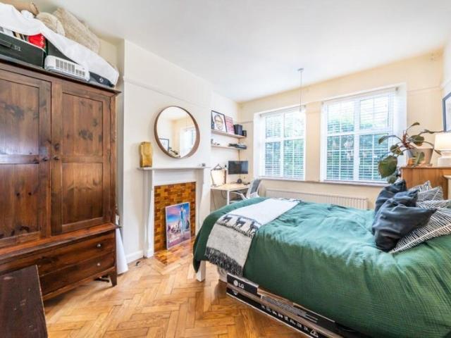 Room at Fishponds Road, Greater London