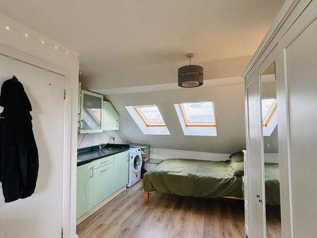 Room at Fishponds Road, Greater London