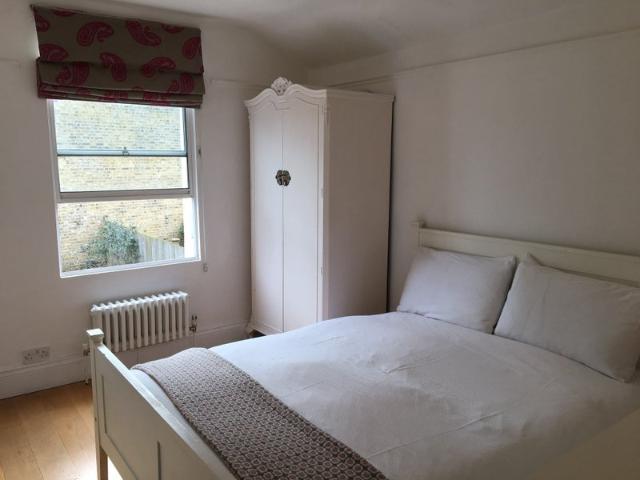 Room at Fircroft Road, Greater London
