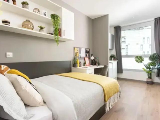 Apartment at First Way, Greater London
