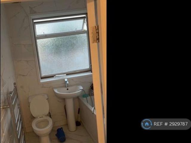 Room at Firs Lane, Greater London