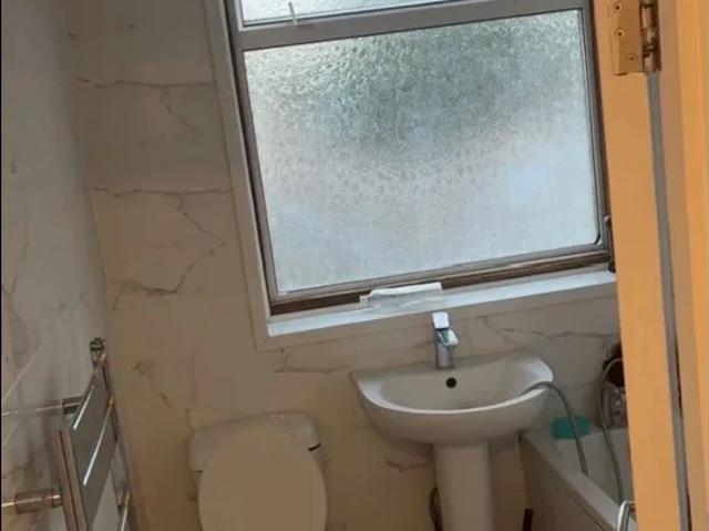 Room at Firs Lane, Greater London