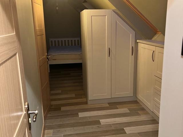 Room at Five Acres, Crawley