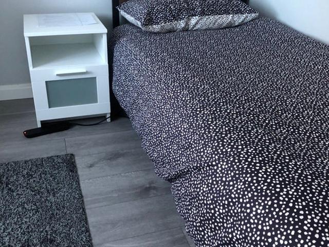 Room at Five Acres, Crawley