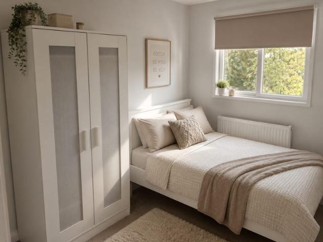 Room at Flamsteed Heights, Crawley