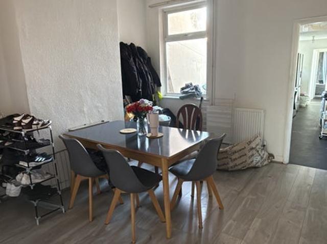 Room at Flax Road, Leicester