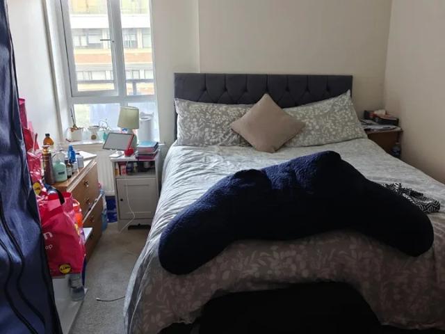 Room at Fleming Place, Bracknell