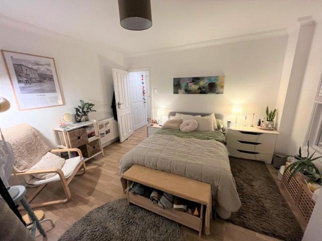 Room at Fleet Road, Greater London