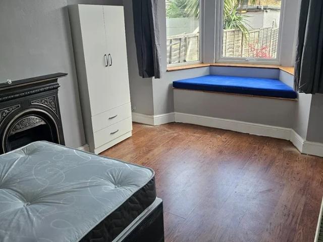 Room at Fleetwood Avenue, Southend on Sea