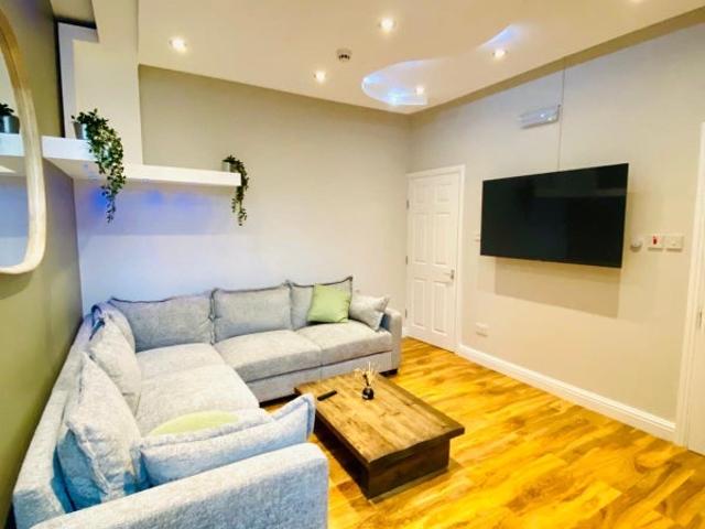 Room at Fleeson Street, Manchester