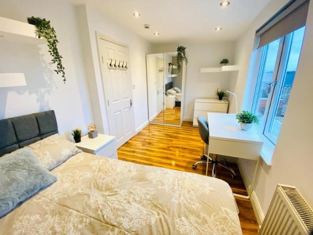 Room at Fleeson Street, Manchester