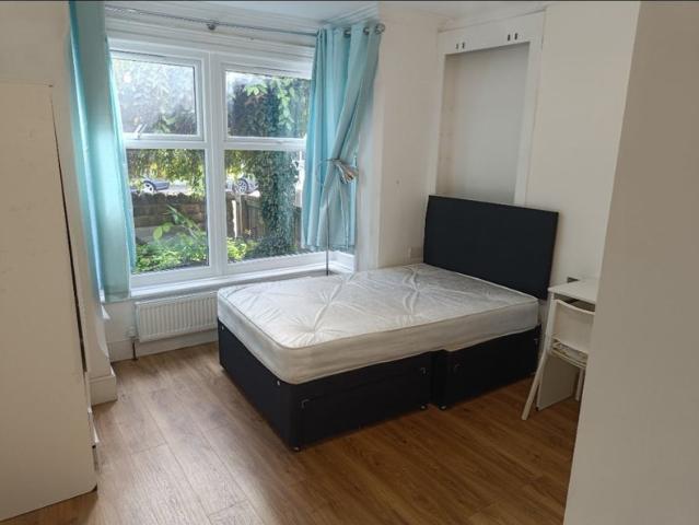Room at Fletcher Road, Nottingham