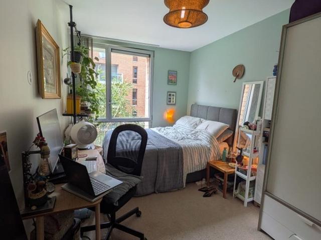 Room at Florence Square, Greater London