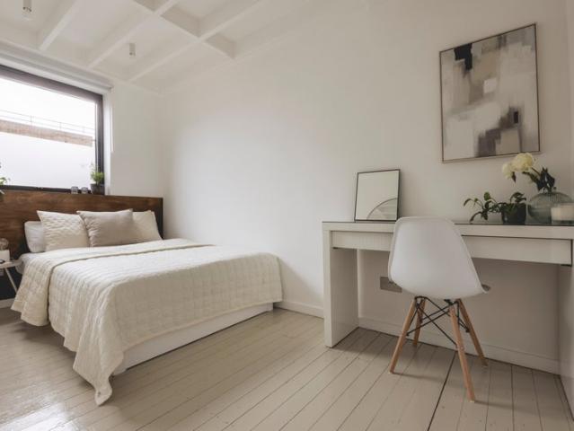 Room at Florida Street, Greater London