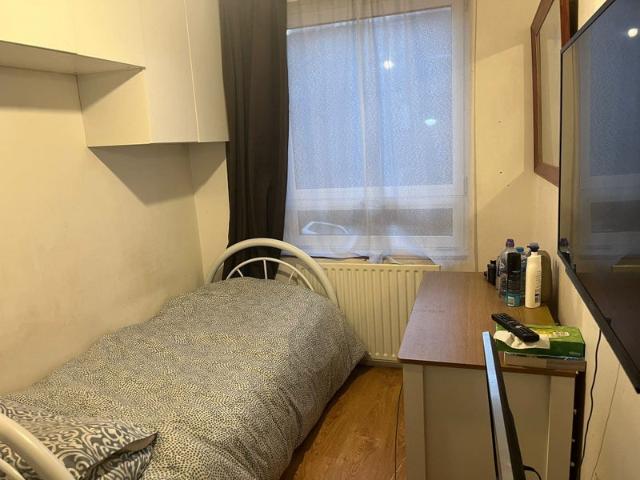 Room at Flower and Dean Walk, Greater London