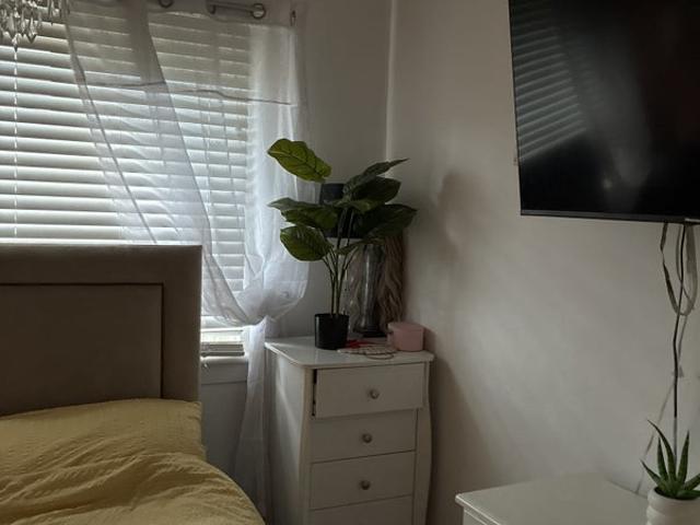 Room at Fochabers Drive, Glasgow
