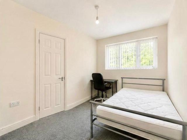 Room at Foleshill Road, Coventry
