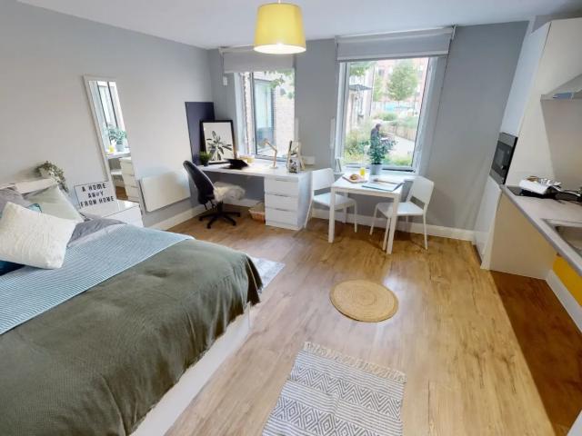 Room at Foss Islands Cycle Route, York