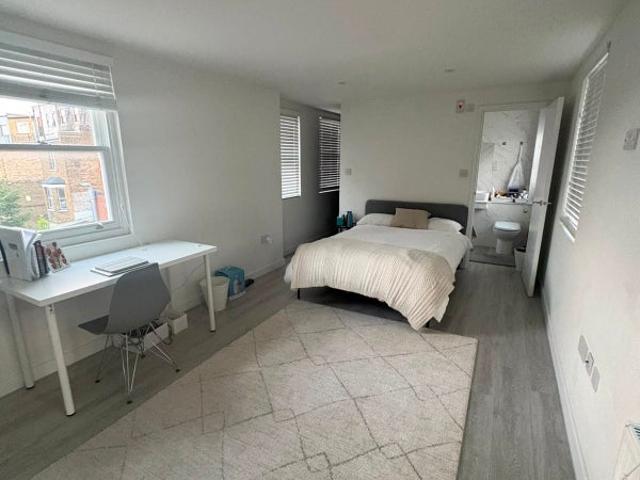Room at Fortune Green Road, Greater London