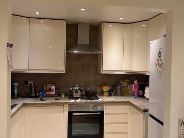 Room at Forty Avenue, Greater London