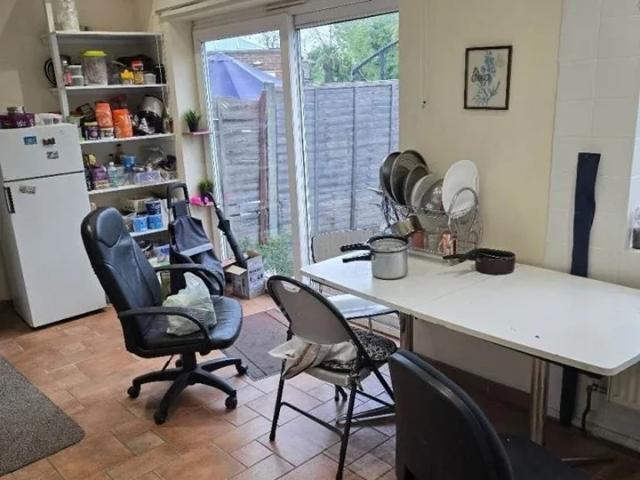 Room at Forty Lane, Greater London