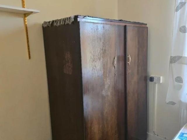 Room at Forty Lane, Greater London