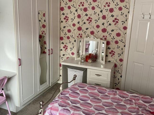 Room at Fortescue Road, Poole