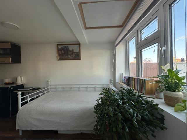 Room at Fowey Avenue, Greater London
