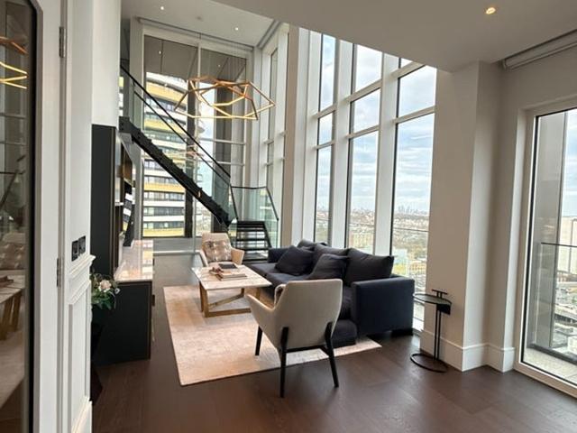 Room at Fountain Park Way, Greater London