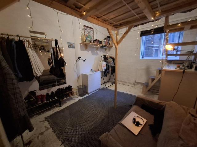 Room at Fountayne Road, Greater London
