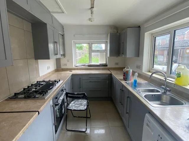 Room at Foundry Lane, Southampton