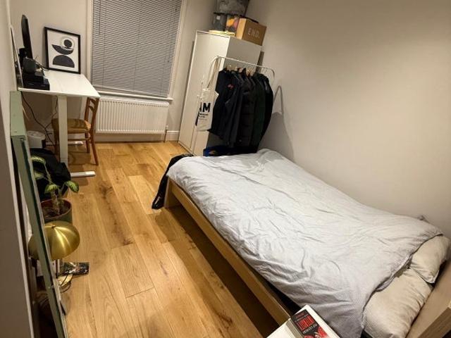 Room at Foulden Road, Greater London
