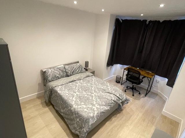 Room at Framfield Road, Greater London