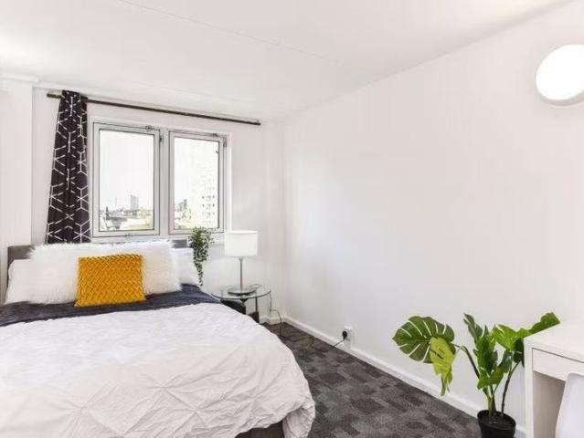 Room at Francis Chichester Way, Greater London
